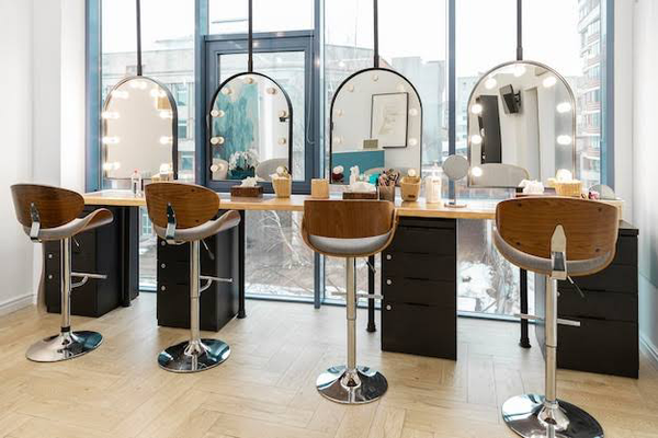 How to Choose the Right Window Mirror for Your Home Salon or Makeup St ...